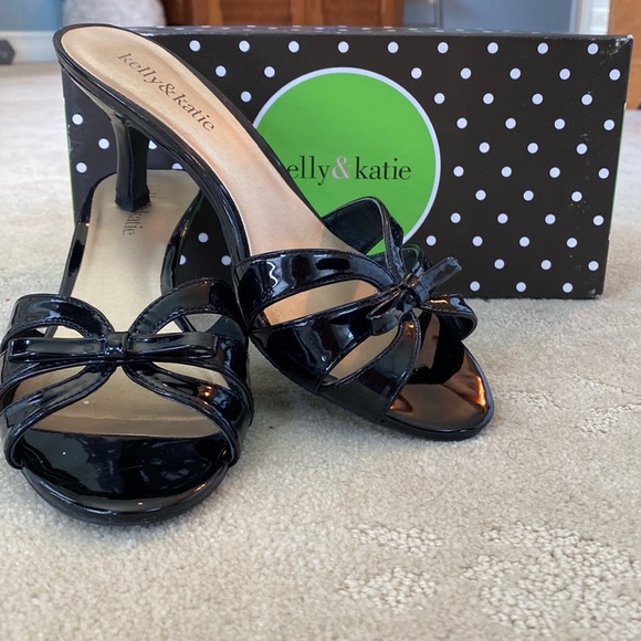 Kelly & Katie | Shoes | Black Patent Kelly And Katie Sandal Size 7 ...